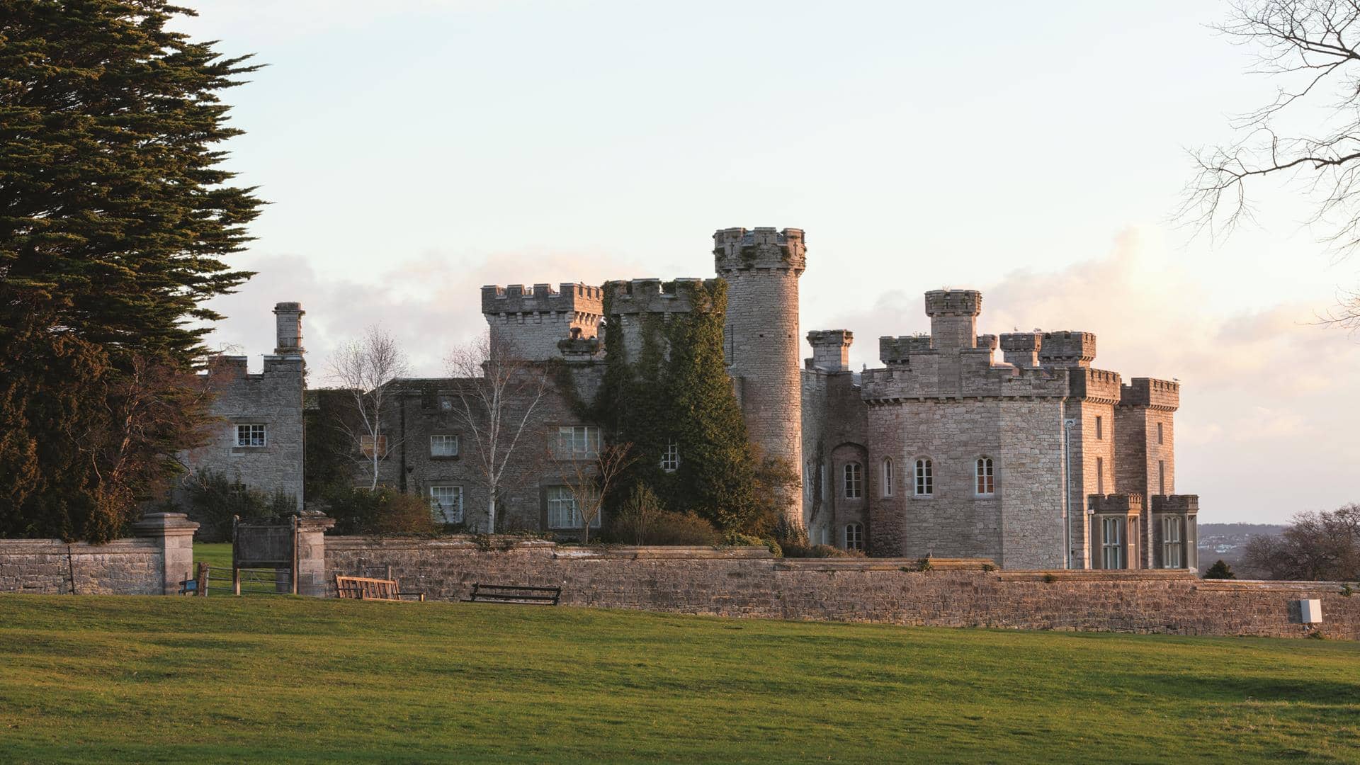 GOLD - Warner Hotels - Bodelwyddan Castle and The Welsh Mountains | 2026
